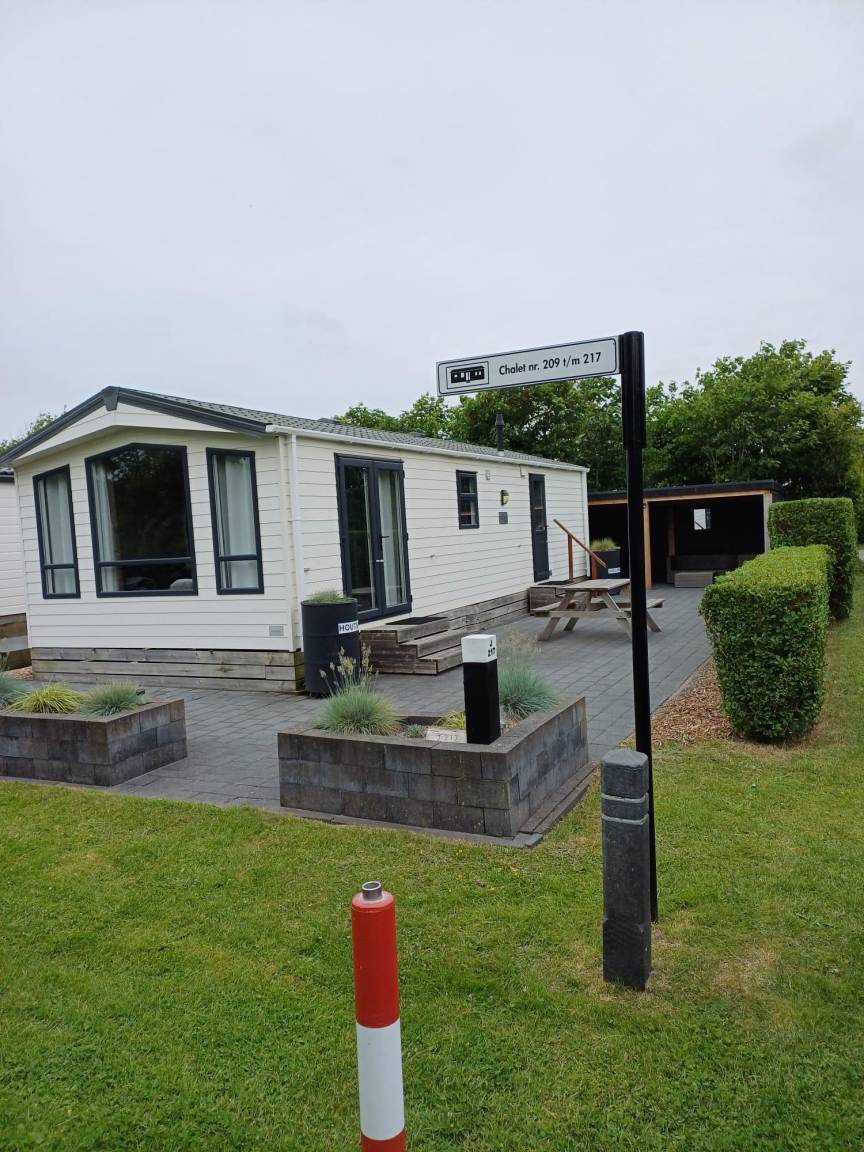 Bungalow ∙ 2 Bedrooms ∙ 4 Guests - Alkmaar