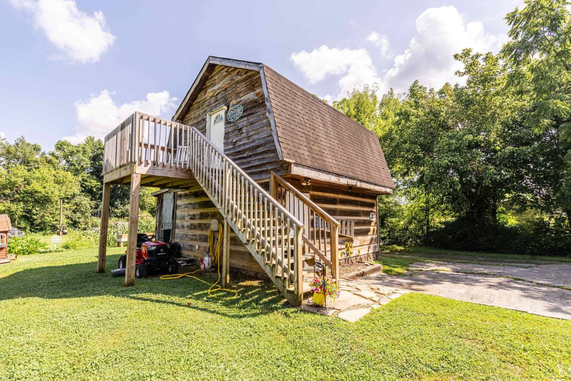 Apartment ∙ 1 Bedroom ∙ 2 Guests - Maryville, TN