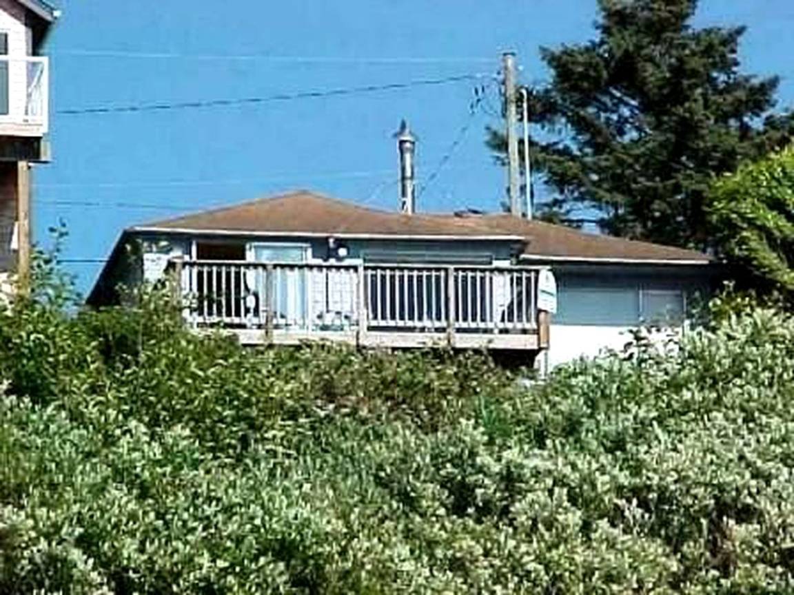 House ∙ 1 Bedroom ∙ 4 Guests - Short Beach, OR