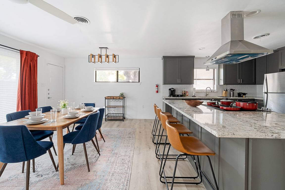 149 M² House ∙ 3 Bedrooms ∙ 8 Guests - Richardson, TX