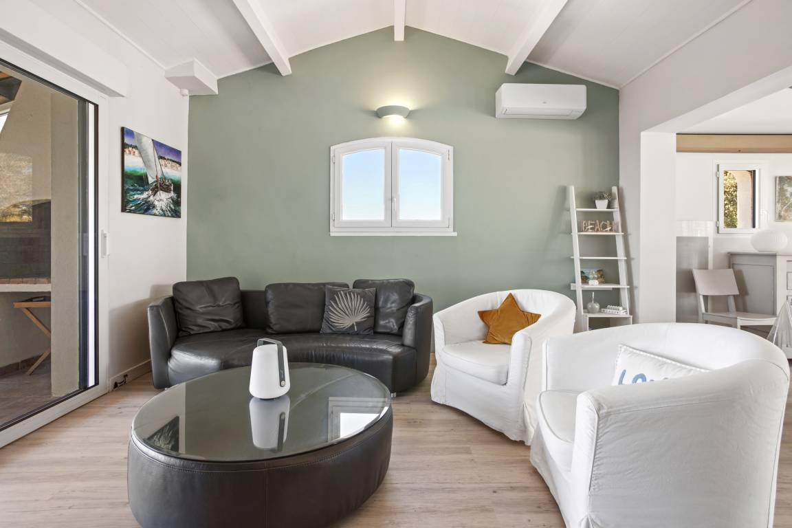 90 M² Villa ∙ 3 Bedrooms ∙ 8 Guests - Fréjus