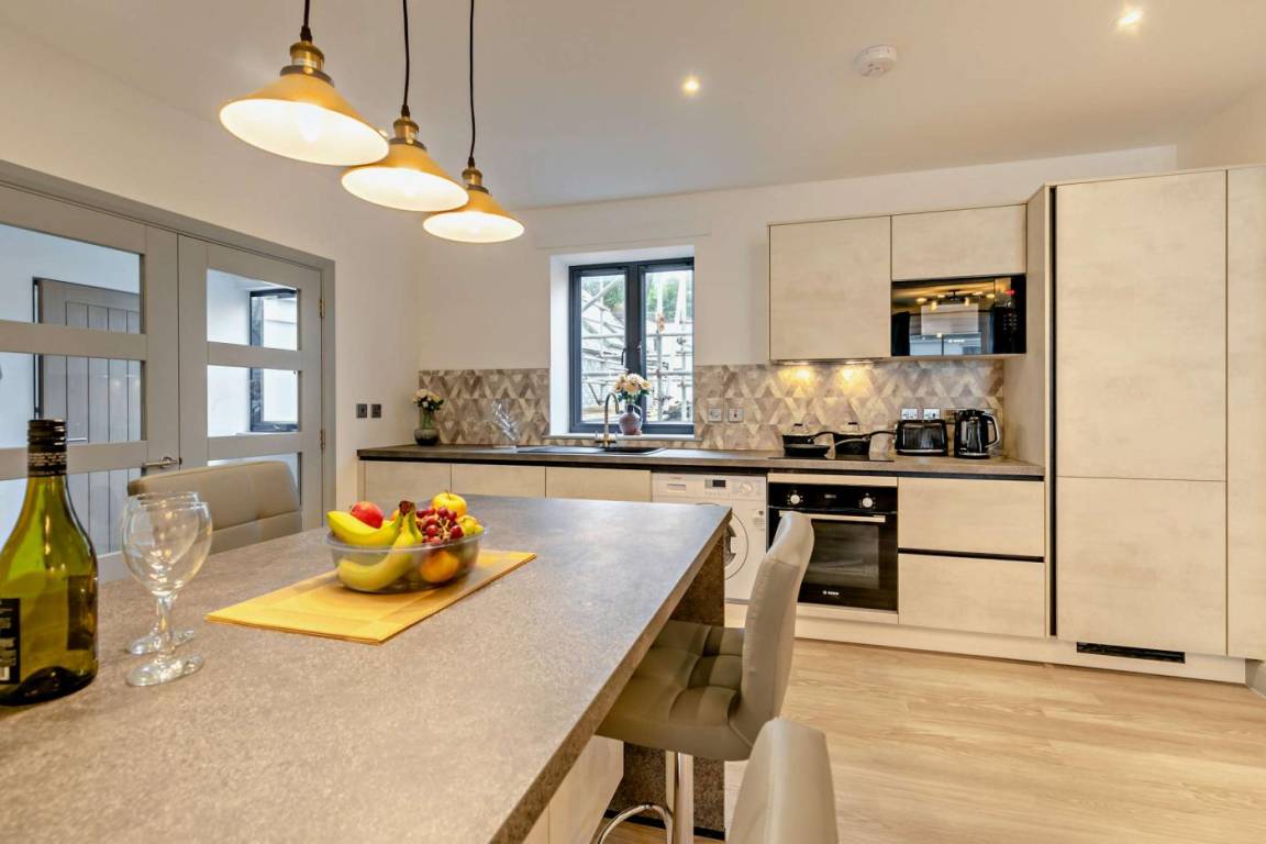 Apartment ∙ 2 Bedrooms ∙ 4 Guests - Carbis Bay