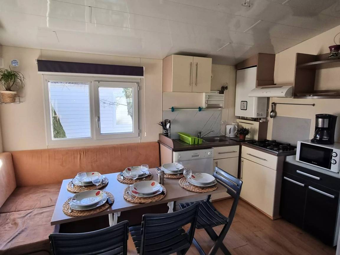 32 M² Caravan ∙ 3 Bedrooms ∙ 6 Guests - Dordogne