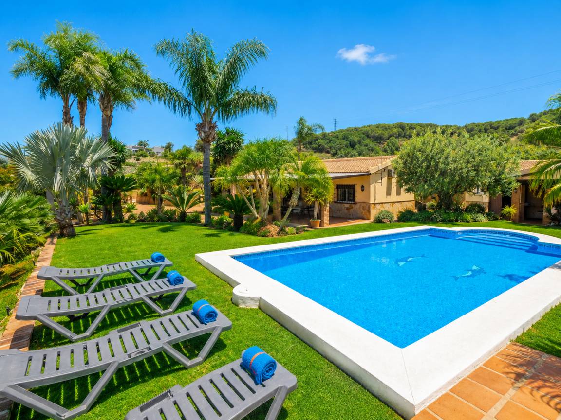 137 M² Casa Rural ∙ 3 Habitaciones ∙ 6 Huéspedes - Costa del Sol