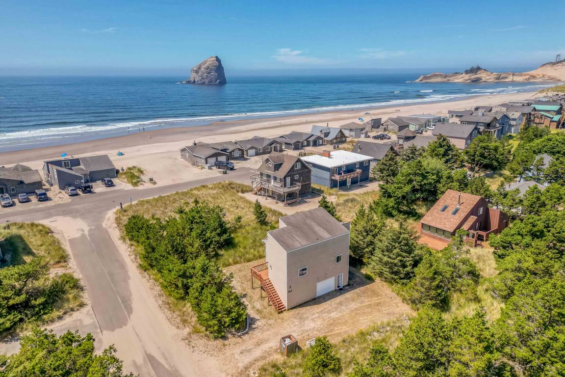 149 M² House ∙ 3 Bedrooms ∙ 8 Guests - Pacific City, OR
