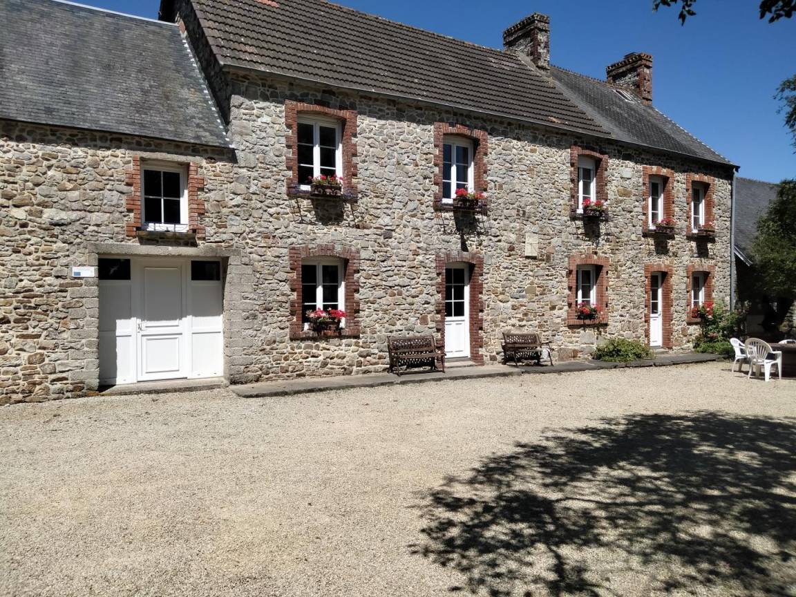 200 M² Gîte ∙ 4 Chambres ∙ 6 Personnes - Portbail