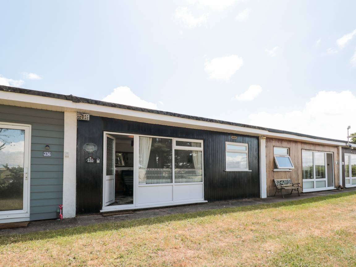 Cottage ∙ 2 Bedrooms ∙ 4 Guests - Dartmouth