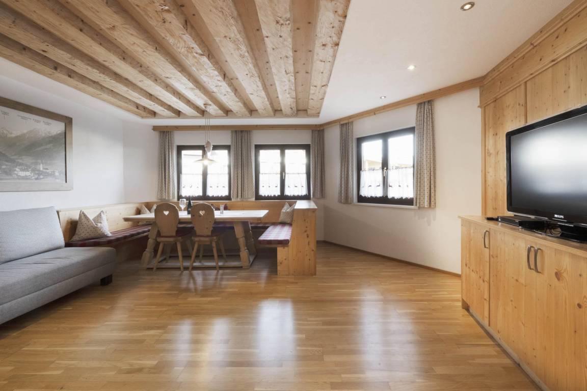 120 M² Ferienwohnung ∙ 4 Schlafzimmer ∙ 7 Gäste - Fulpmes