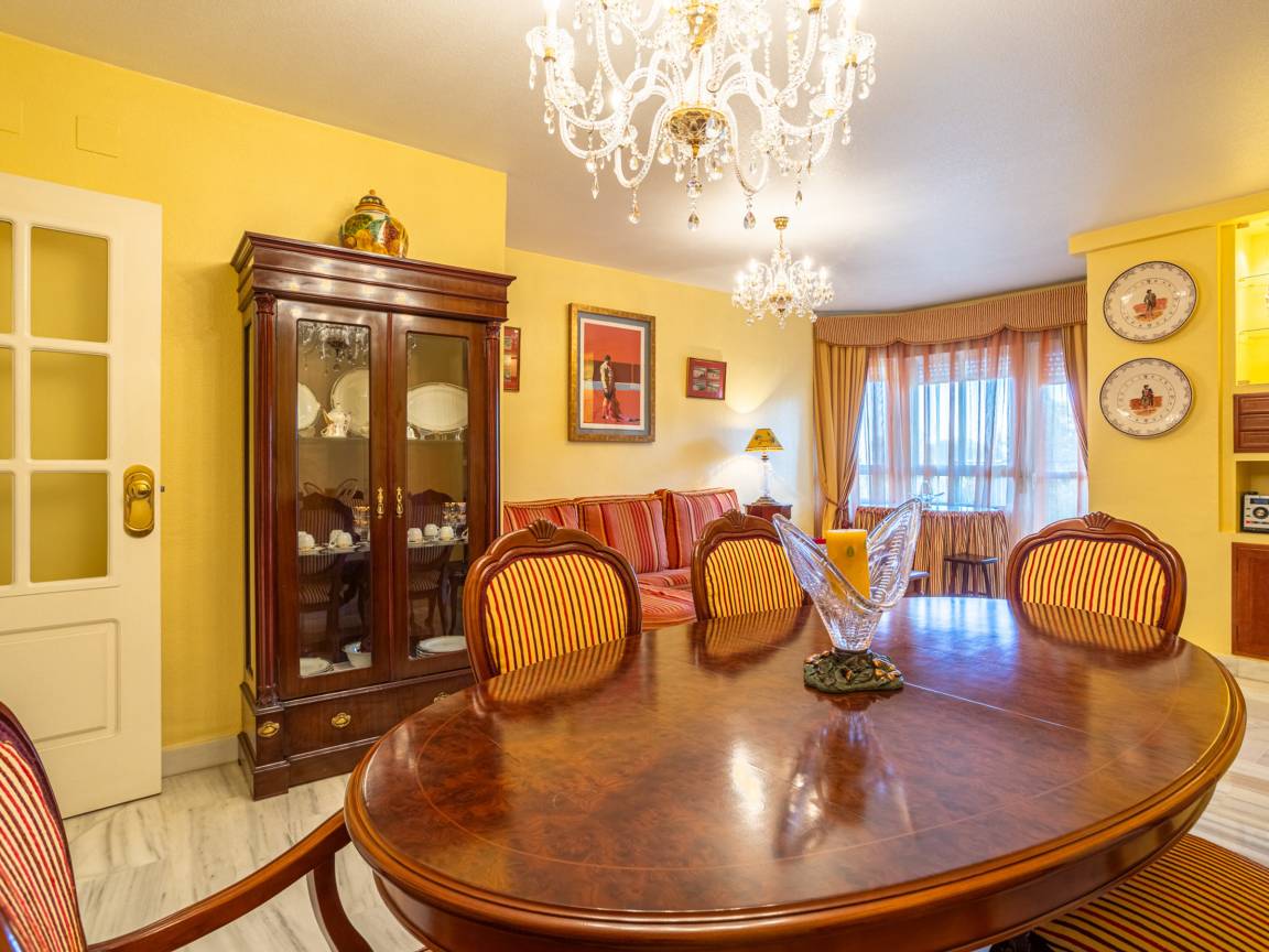 90 M² Apartamento ∙ 3 Habitaciones ∙ 5 Huéspedes - Tomares