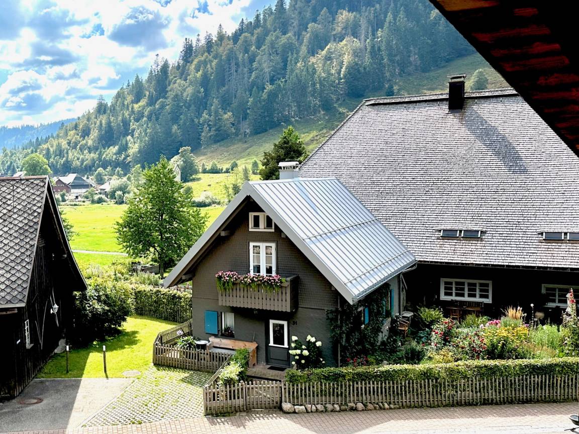 75 M² Ferienhaus ∙ 2 Schlafzimmer ∙ 4 Gäste - Hinterzarten