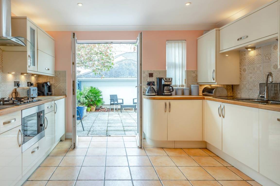 Cottage ∙ 3 Bedrooms ∙ 6 Guests - Torquay
