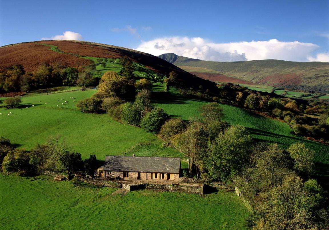 Cottage ∙ 4 Bedrooms ∙ 10 Guests - Brecon