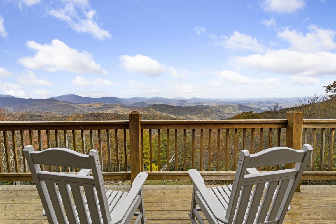 214 M² Cabin ∙ 4 Bedrooms ∙ 8 Guests - Boone, NC