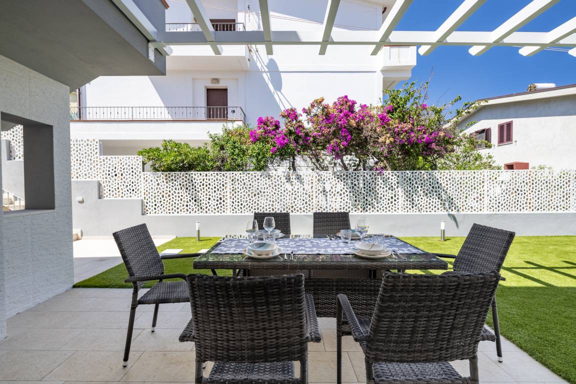 75 M² Apartamento ∙ 2 Habitaciones ∙ 6 Huéspedes - Cala Gonone