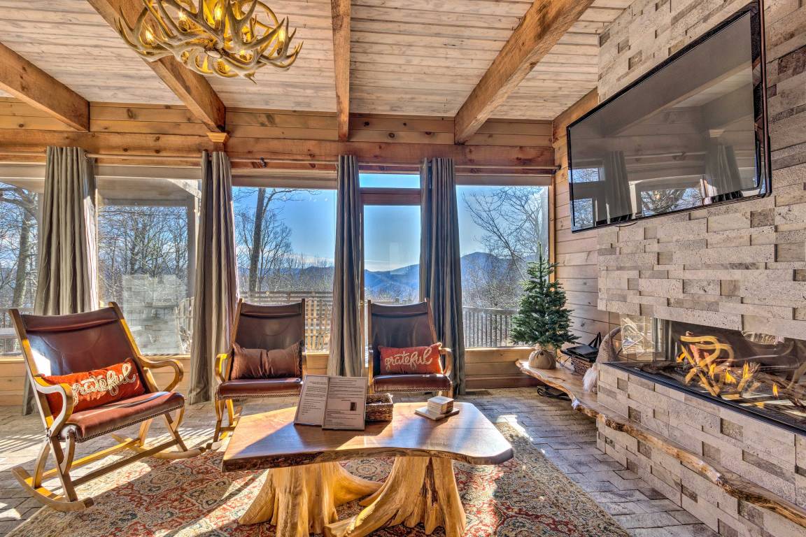 250 M² House ∙ 3 Bedrooms ∙ 8 Guests - Maggie Valley, NC