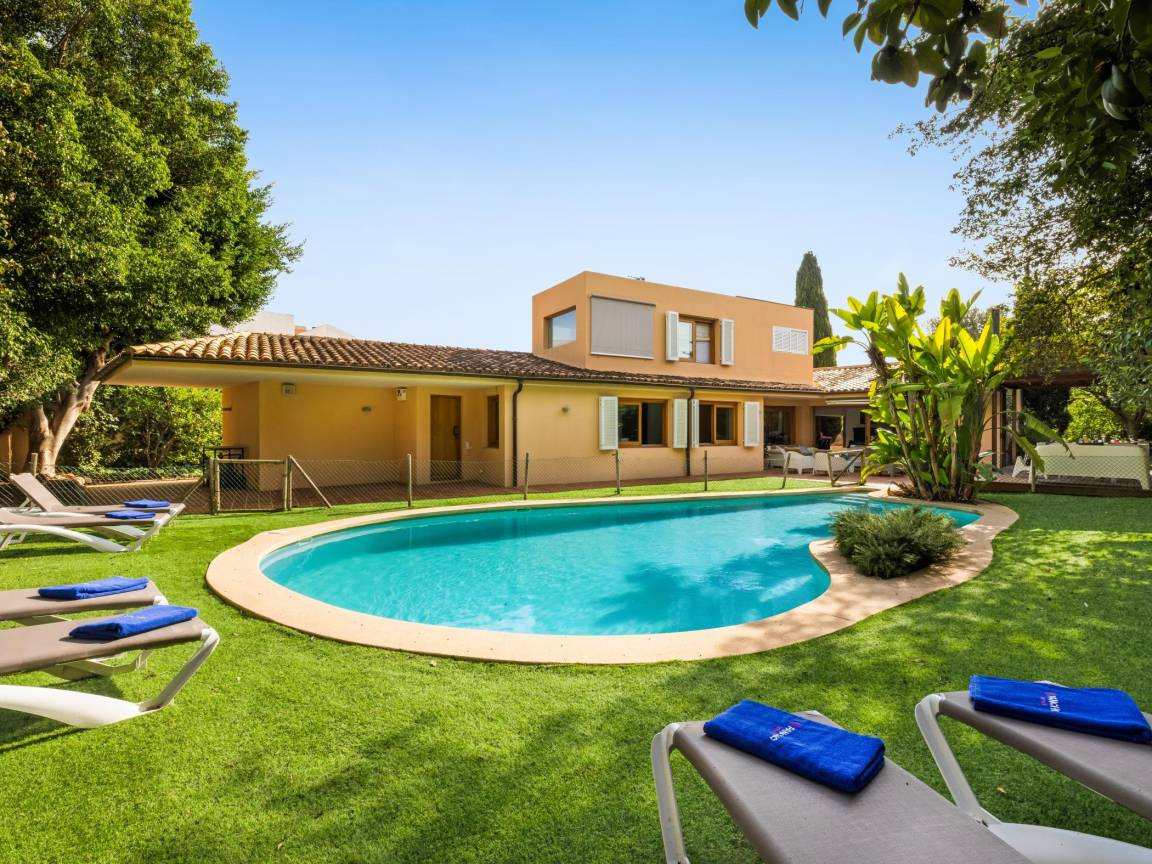 374 M² Villa ∙ 4 Bedrooms ∙ 8 Guests - Palma