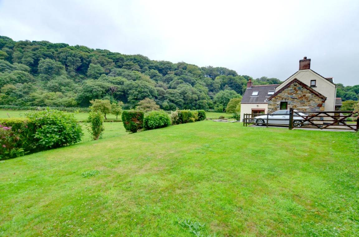 Cottage ∙ 2 Bedrooms ∙ 8 Guests - Fishguard