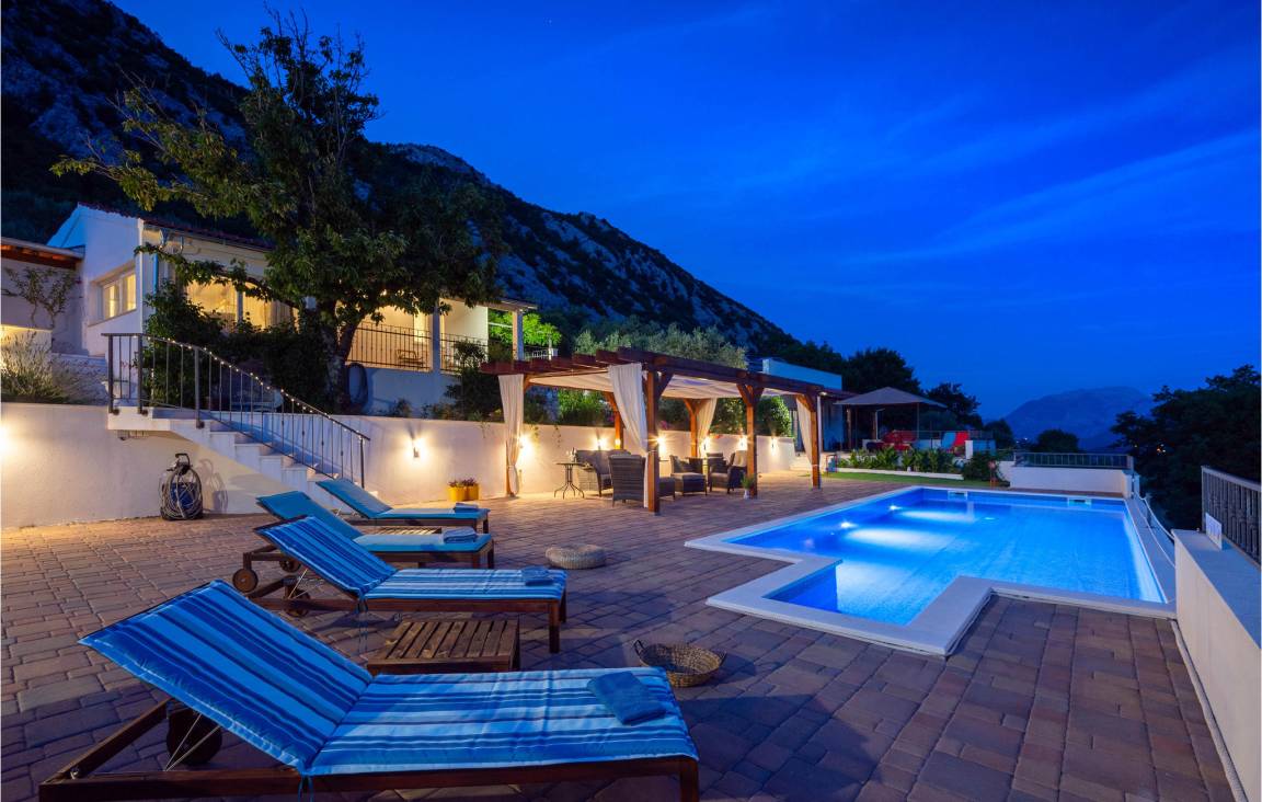 75 M² House ∙ 2 Bedrooms ∙ 4 Guests - Mimice