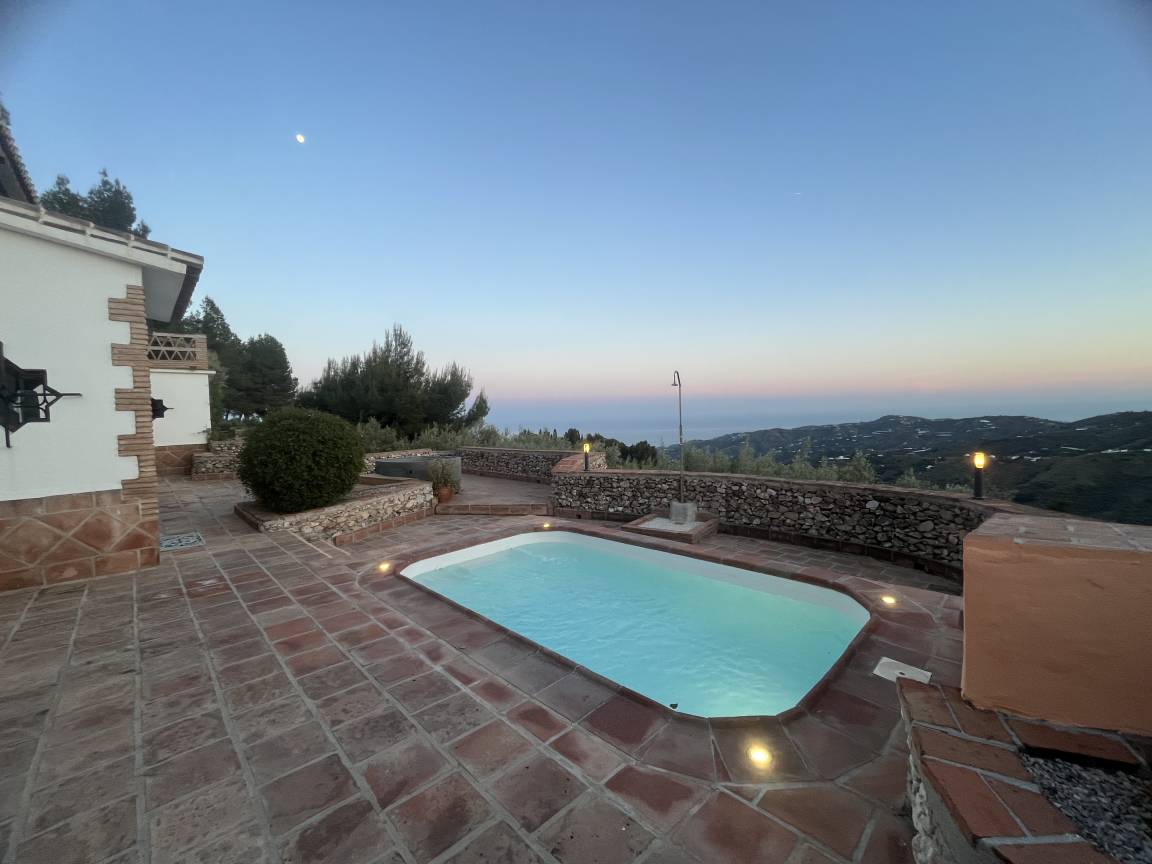 300 M² House ∙ 4 Bedrooms ∙ 8 Guests - Frigiliana