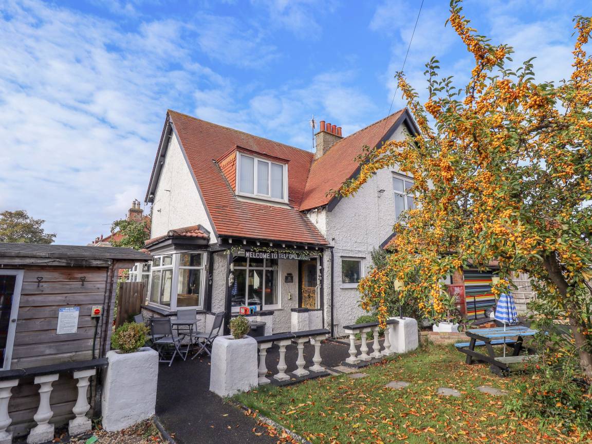Cottage ∙ 3 Bedrooms ∙ 8 Guests - Skegness