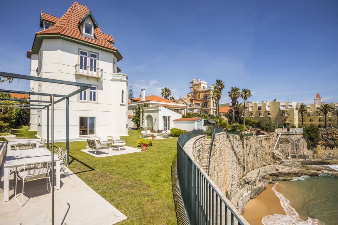 250 M² Villa ∙ 8 Bedrooms ∙ 16 Guests - Estoril