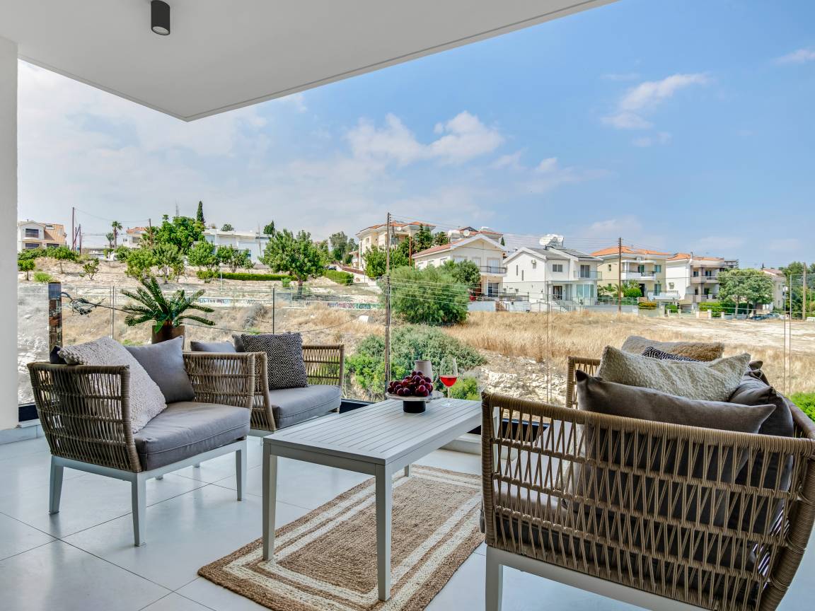 78 M² Apartment ∙ 3 Bedrooms ∙ 6 Guests - Като Полемидия