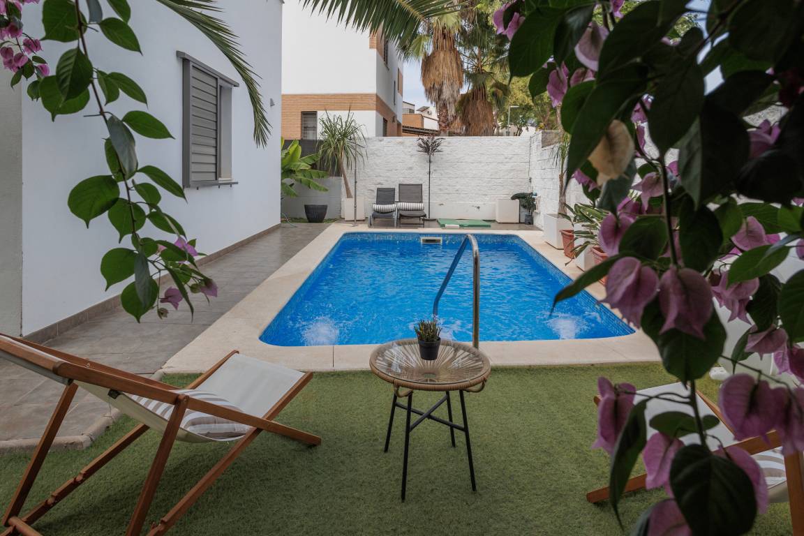 180 M² Maison De Vacances ∙ 3 Chambres ∙ 6 Personnes - Dos Hermanas