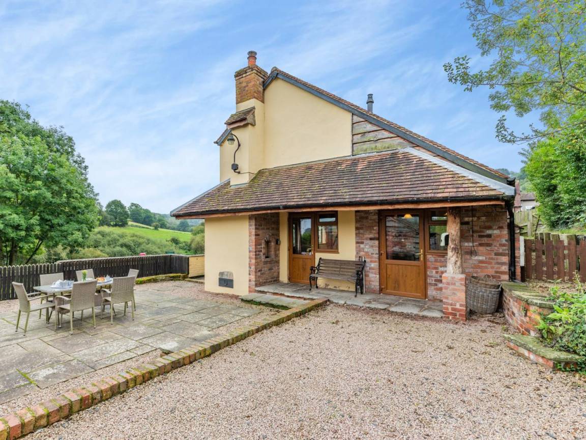 Cottage ∙ 3 Bedrooms ∙ 6 Guests - Bewdley