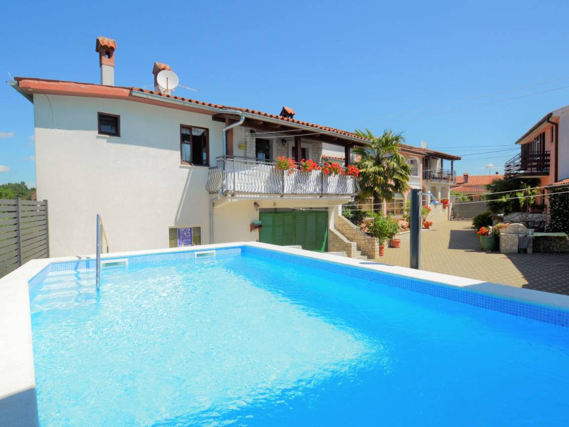 85 M² House ∙ 2 Bedrooms ∙ 5 Guests - Istria