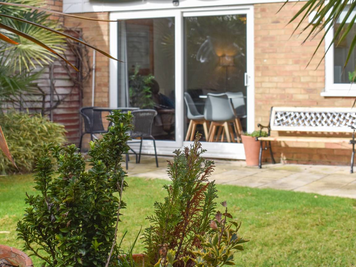 Cottage ∙ 2 Bedrooms ∙ 4 Guests - Beccles