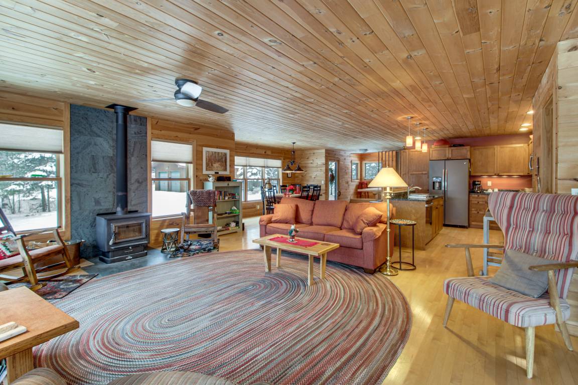 139 M² House ∙ 3 Bedrooms ∙ 12 Guests - Gilbert, MN