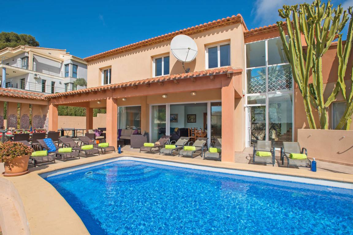 250 M² Villa ∙ 5 Bedrooms ∙ 10 Guests - Moraira