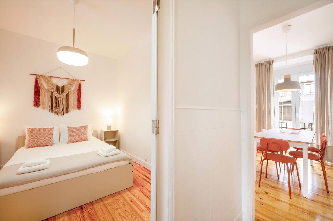 60 M² Apartamento ∙ 3 Habitaciones ∙ 4 Huéspedes - Montijo, Portugal