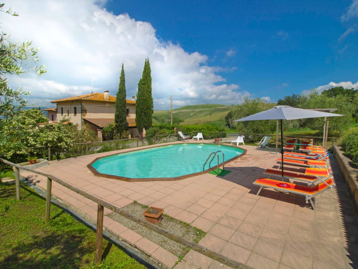 300 M² House ∙ 1 Bedroom ∙ 16 Guests - Volterra