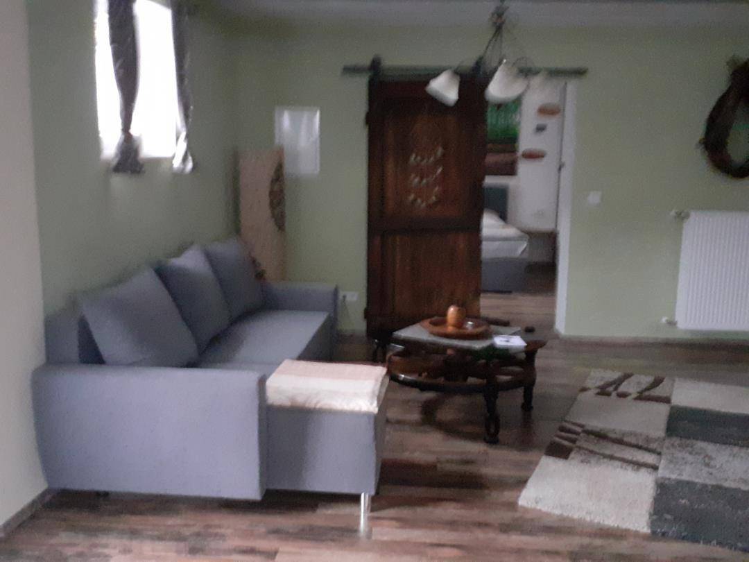 60 M² Ferienwohnung ∙ 1 Schlafzimmer ∙ 4 Gäste - Mehren