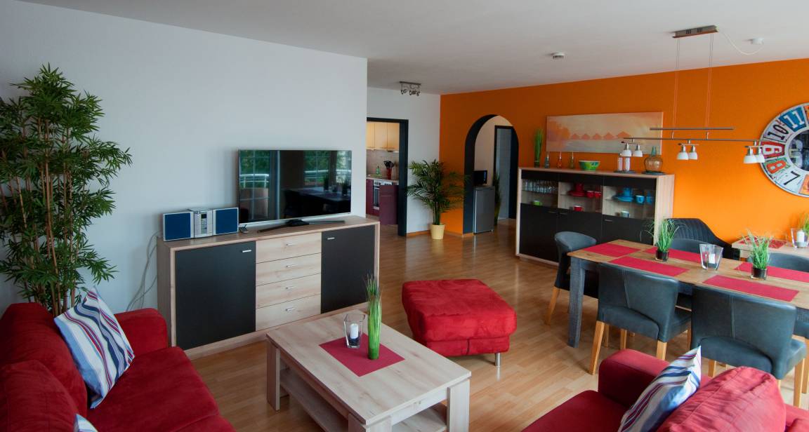 120 M² Ferienwohnung ∙ 4 Schlafzimmer ∙ 7 Gäste - Bad Säckingen