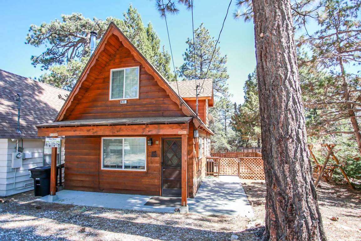 75 M² Cabin ∙ 3 Bedrooms ∙ 8 Guests - Big Bear, CA