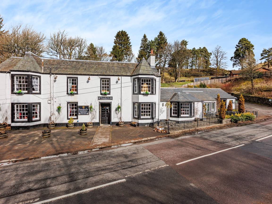 Cottage ∙ 7 Bedrooms ∙ 14 Guests - Gleneagles