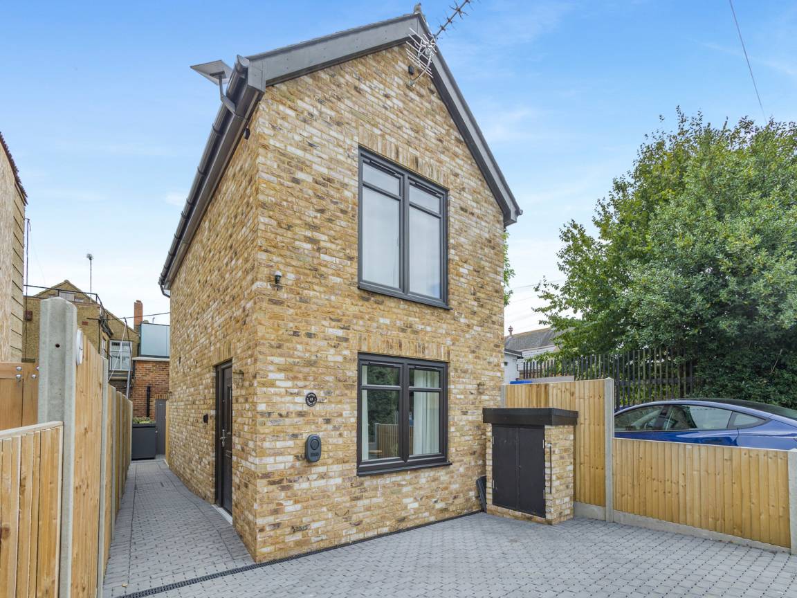 Apartment ∙ 2 Bedrooms ∙ 4 Guests - Whitstable