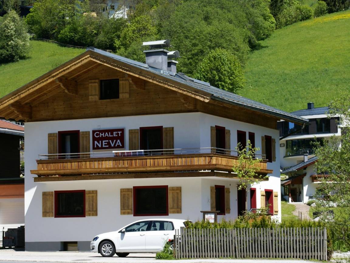 250 M² Chalet ∙ 8 Schlafzimmer ∙ 20 Gäste - Fieberbrunn