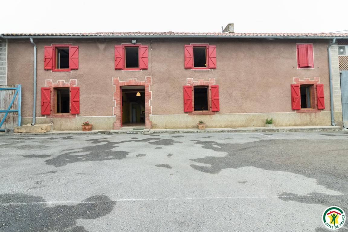150 M² Gîte ∙ 4 Chambres ∙ 9 Personnes - Occitanie
