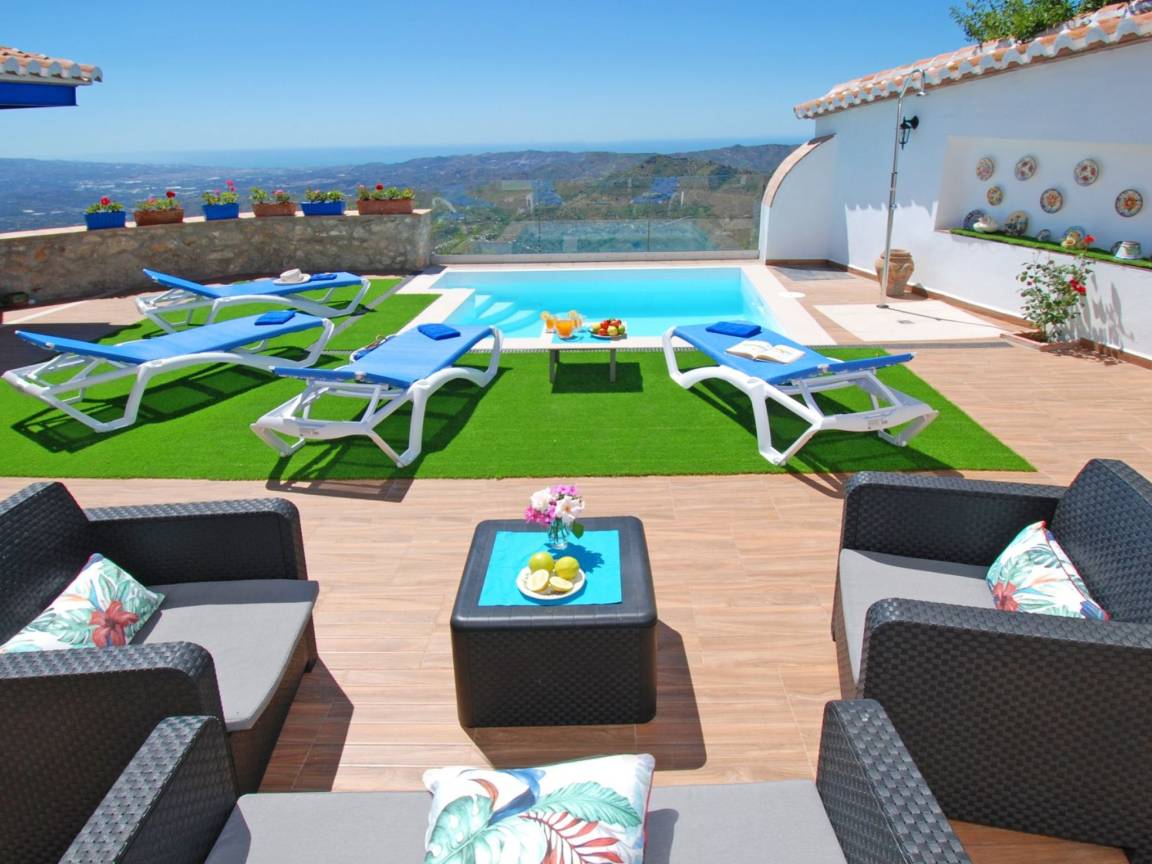 130 M² Maison De Vacances ∙ 3 Chambres ∙ 6 Personnes - Comares