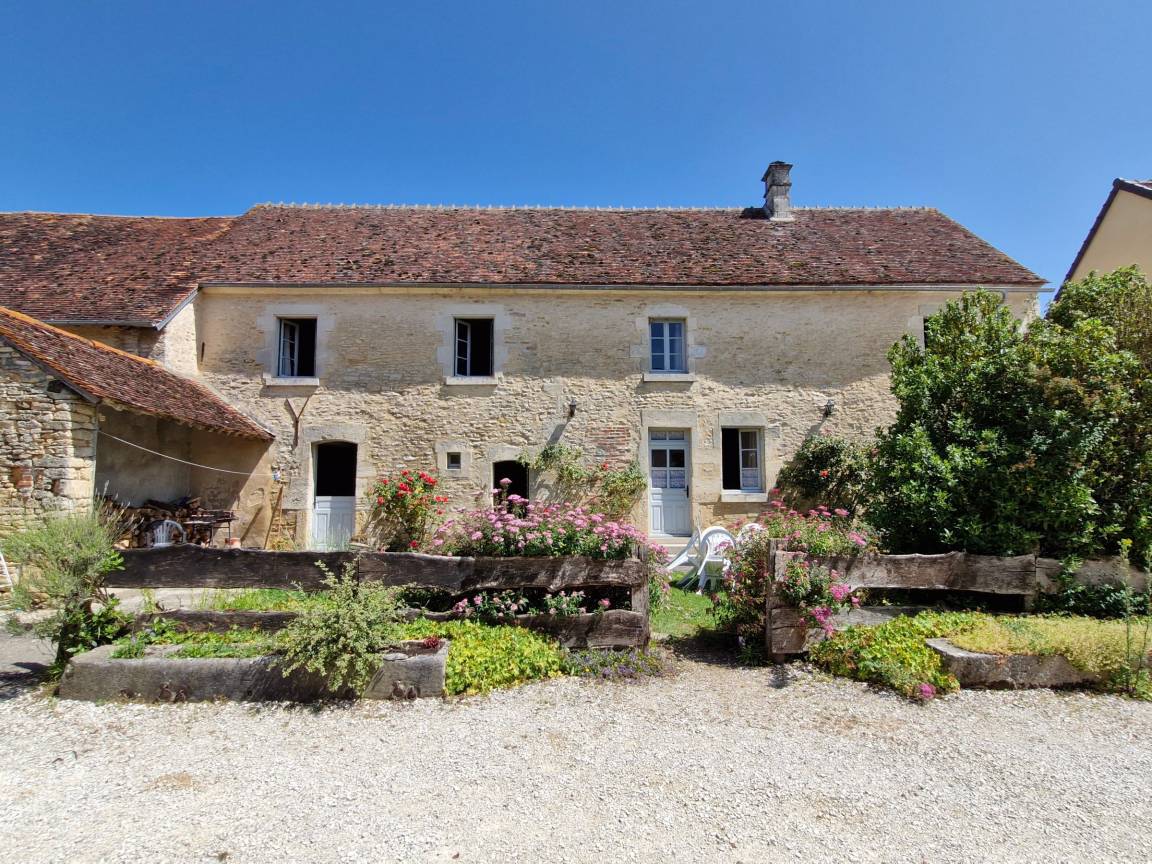 200 M² Cottage ∙ 4 Chambres ∙ 11 Personnes - Yonne