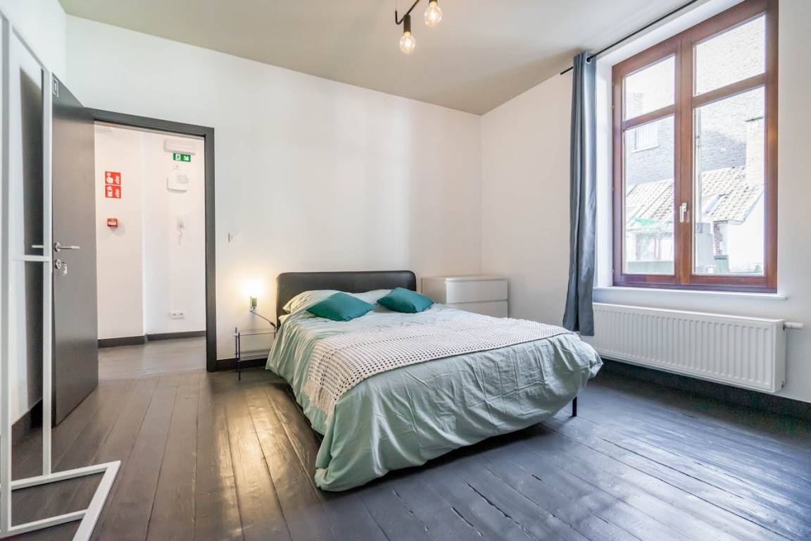 175 M² Private Room ∙ 1 Bedroom ∙ 1 Guest - Liège