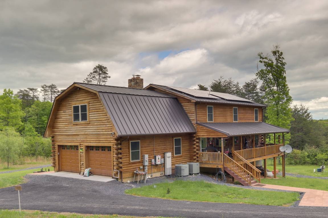464 M² House ∙ 4 Bedrooms ∙ 10 Guests - Strasburg, VA
