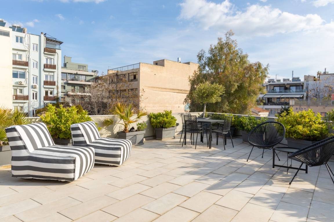 240 M² Apartment ∙ 3 Bedrooms ∙ 15 Guests - Athens