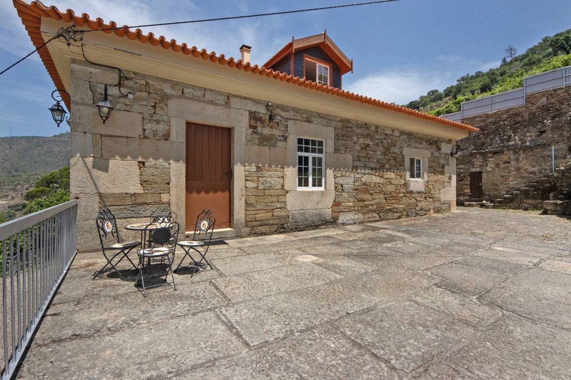 182 M² Casa ∙ 4 Habitaciones ∙ 8 Huéspedes - Armamar