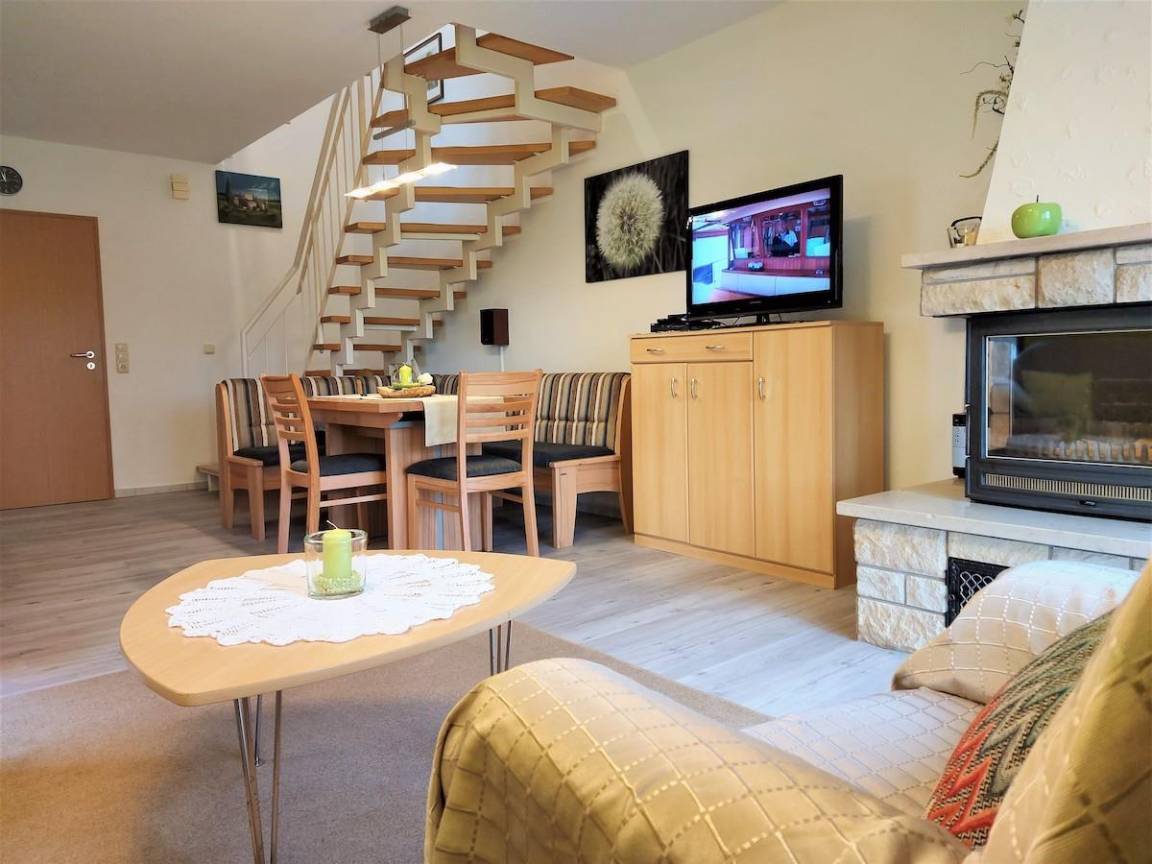 102 M² Huoneisto ∙ 3 Makuuhuonetta ∙ 9 Vierasta - Windeck