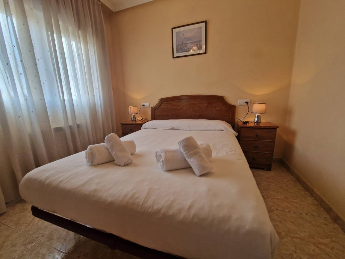 64 M² Apartamento ∙ 3 Habitaciones ∙ 4 Huéspedes - Oviedo