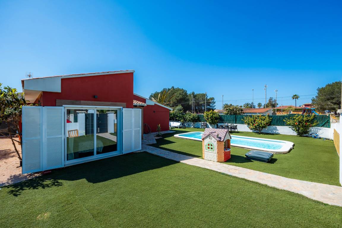 200 M² Villa ∙ 4 Bedrooms ∙ 8 Guests - Mallorca